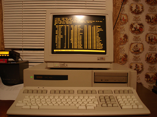 (Digital DEC 3000 Model 700 Server)
